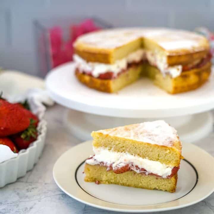 Keto Strawberry & Cream Cake