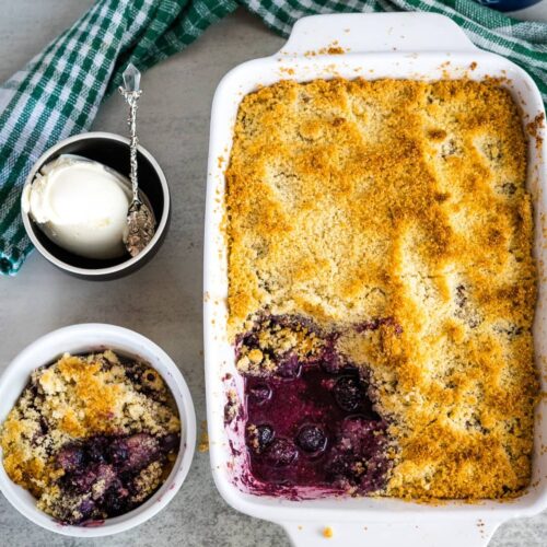 Berry Crumble with Coconut & Almond Flour
